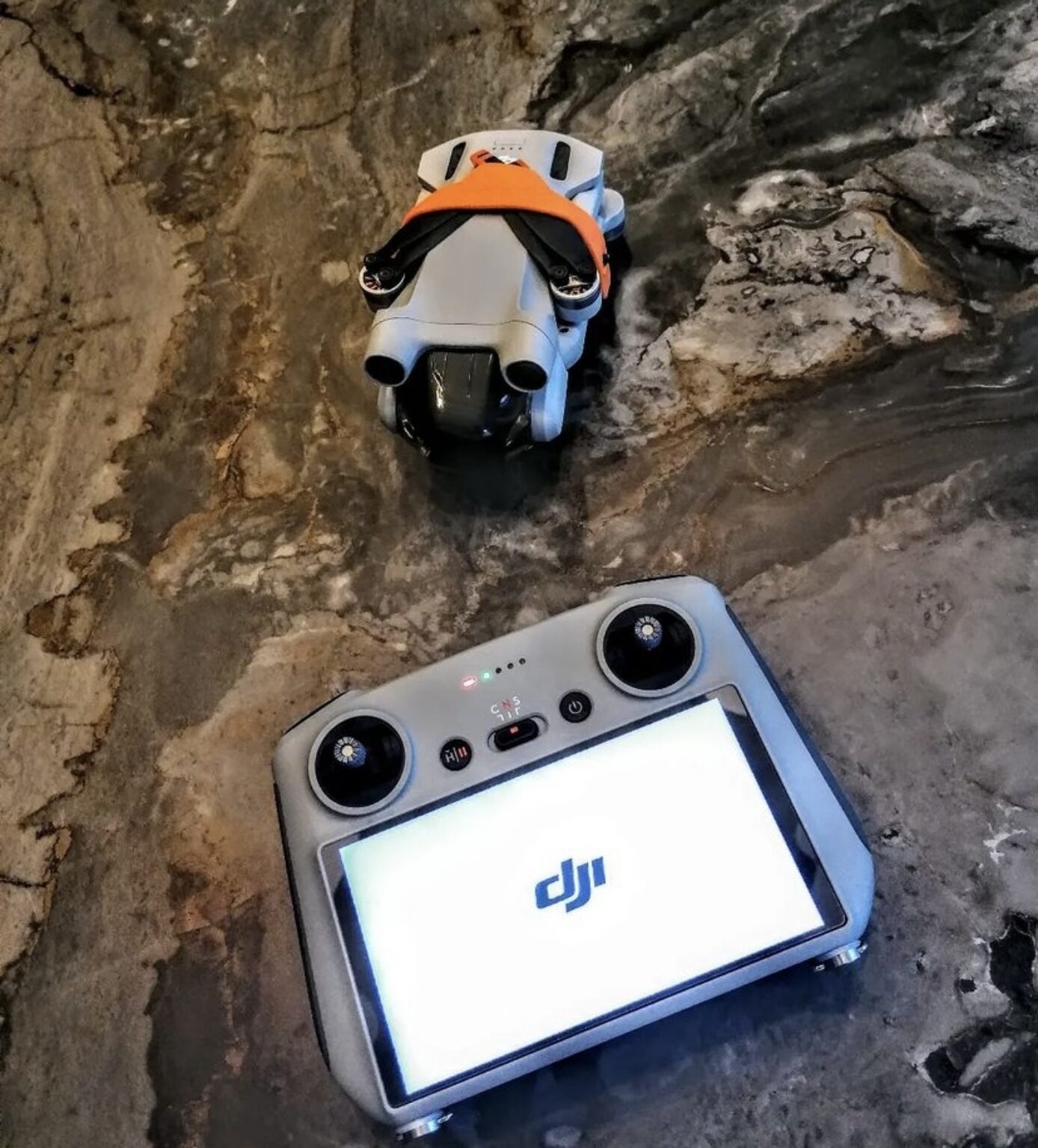 Why Isn't My DJI Controller Turning On? | Drones-Pro