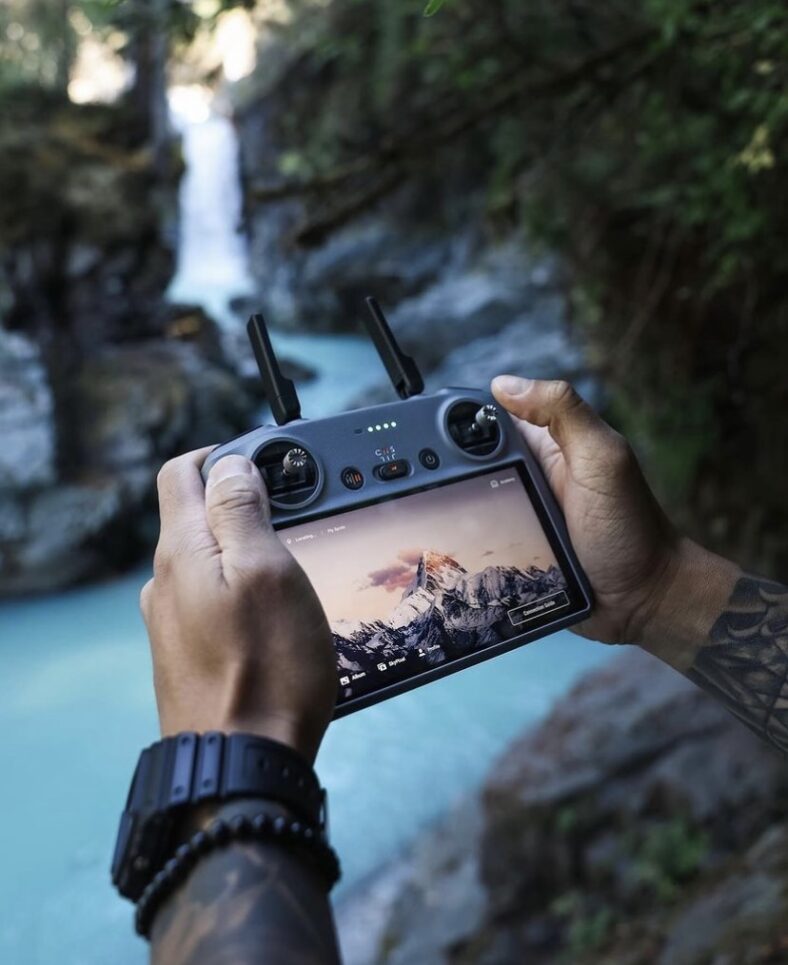 What is the Difference Between DJI Active Track and Follow Me? | Drones-Pro